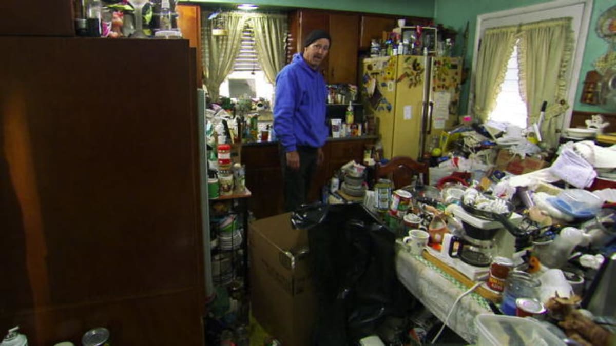 Buried Alive:Clearing Out The Kitchen - Hoarding: Buried Alive On Discovery Life | Discovery Life