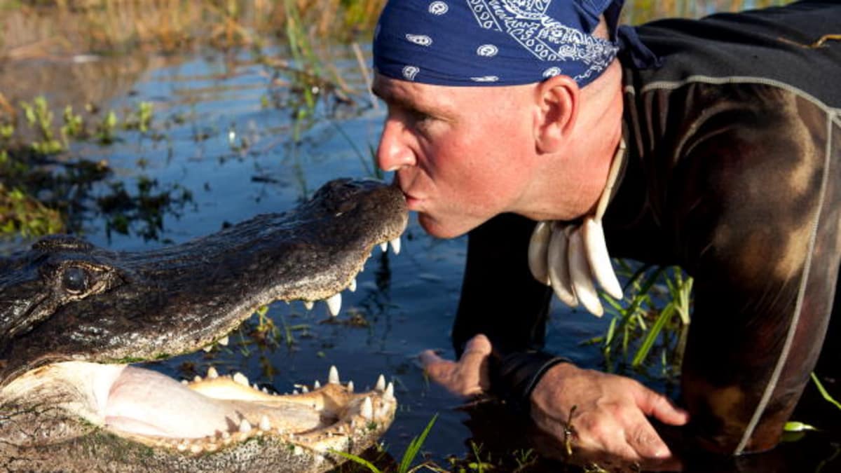 A Gator Bite to the Head is No Joke - Gator Boys | Animal Planet