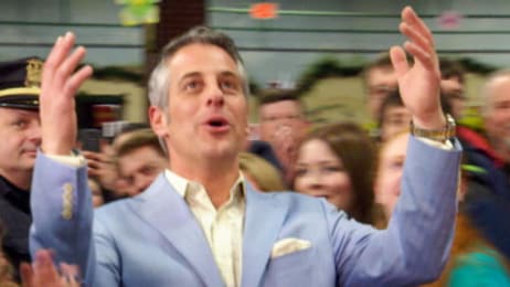 Reveal: Dwyane Wade's Sneaker Tank - Tanked | Animal Planet