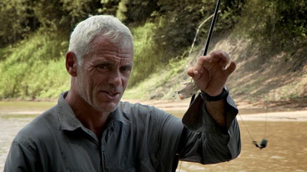 Hunting a Face Ripper, Freshwater Stingray Caught - River Monsters ...