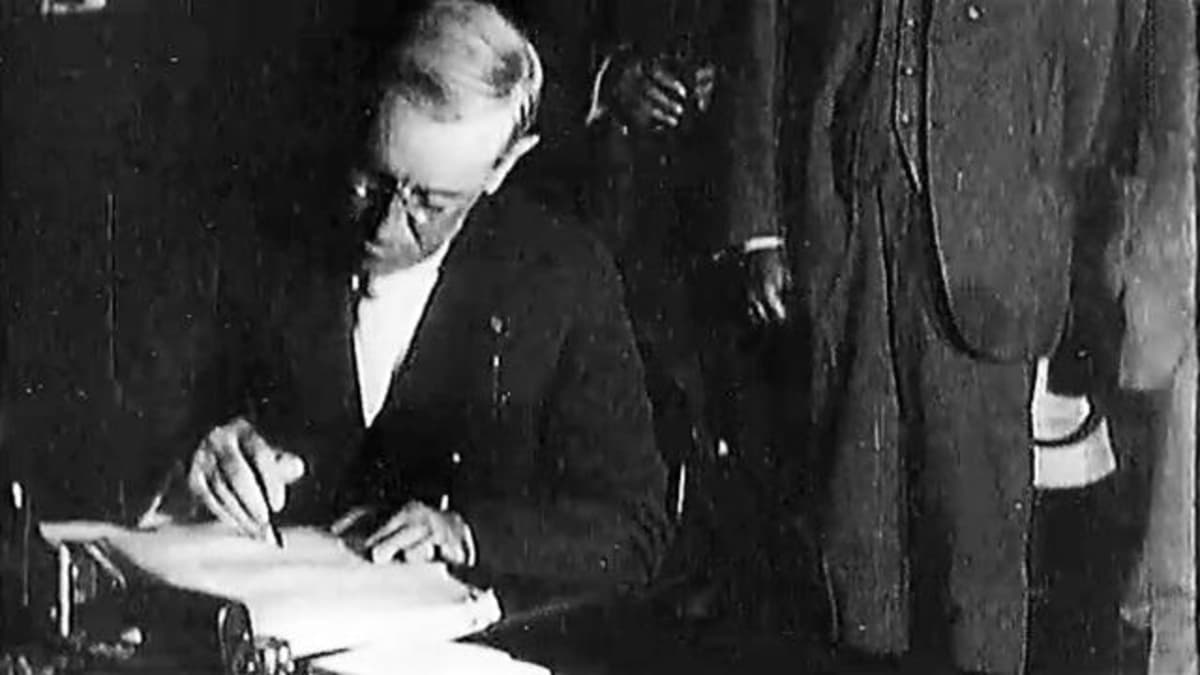 Evolution of Evil:Hitler Seethes Over Germany's Slapdown - Nazis ...